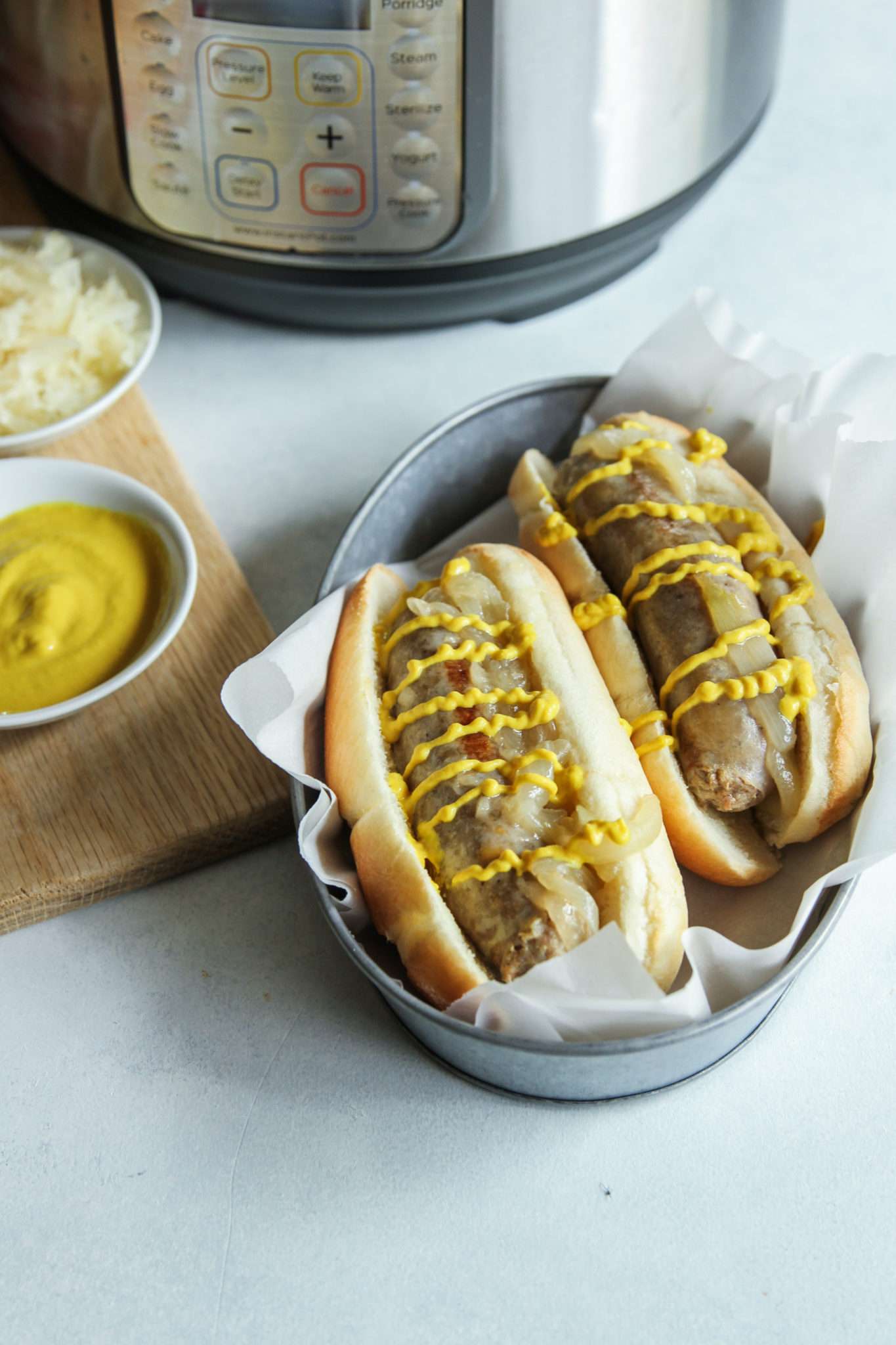 5 Ingredient Instant Pot Beer Brats Recipe - Sweetphi